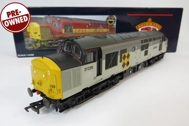 OO GAUGE BACHMANN 32-780 Class 37 239 Coal Merchants Assoc BR ...