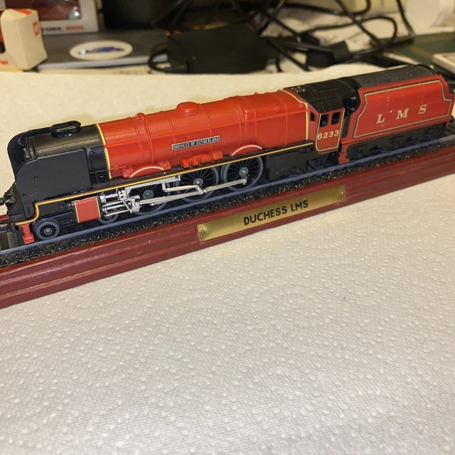 LMS DUCHESS OF SUTHERLAND 6233 Train Scale Model on Wooden Plinth ...