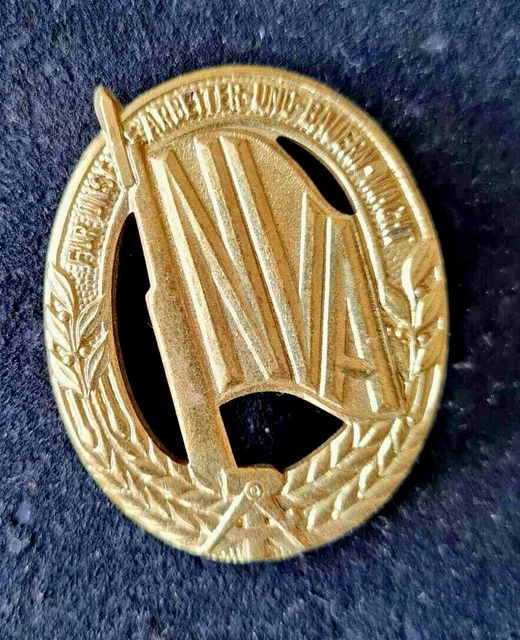 DDR EAST GERMAN Military Army NVA Sports Badge Insignia Sport Cold War ...