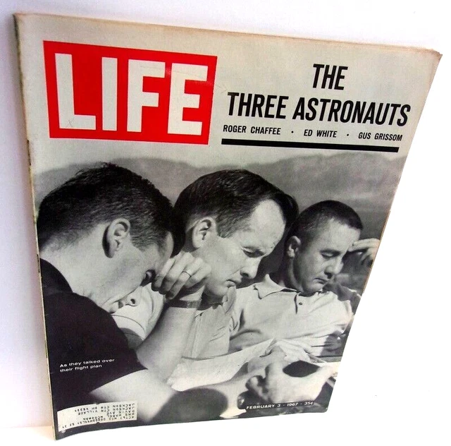 LIFE MAGAZINE FEBRUARY 3, 1967 Apollo Astronauts White, Chaffee ...