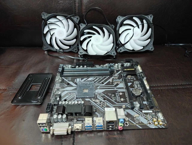 GIGABYTE B450 DS3H Motherboard + 3 Black Cooling Fans Combo £50.64 ...