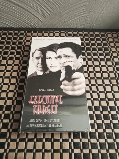 EXECUTIVE TARGET (VHS, 1997) Michael Madsen, Roy Scheider, Angie ...