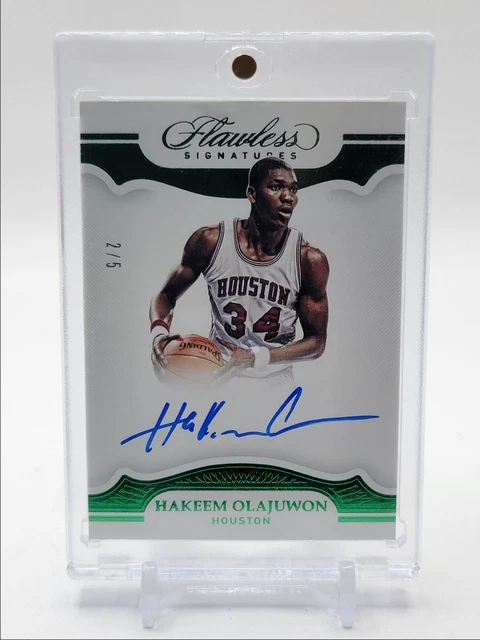 HAKEEM OLAJUWON 2019-20 Impeccabile Autografo Collegiale Smeraldo Auto ...