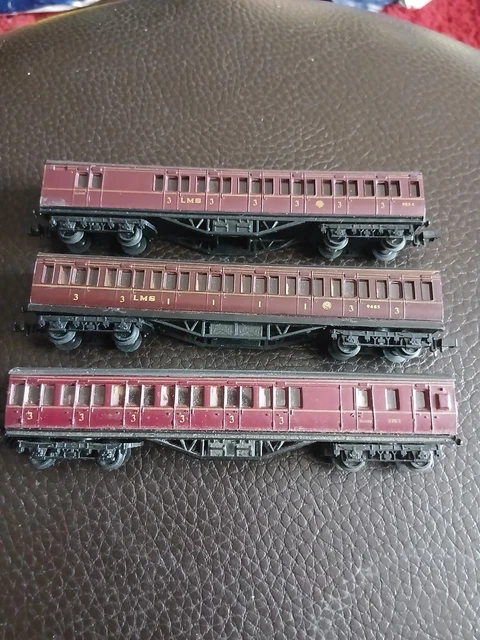 GRAHAM FARISH 'N' Gauge Rake Of 3 Br Maroon Corridor/Brake Composite ...