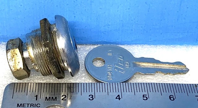 SEEBURG 45 RPM Jukebox Usc1 Usc2 Top Service Cabinet Door Lock Free Key ...