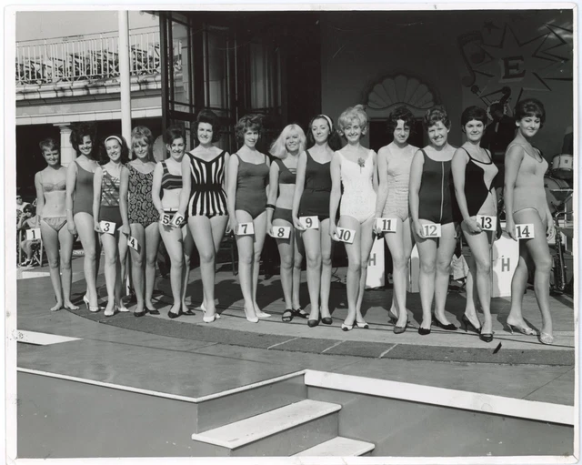 BEAUTY CONTEST PHOTO Miss Battle of Britain 1964 RAFA Great Yarmouth ...