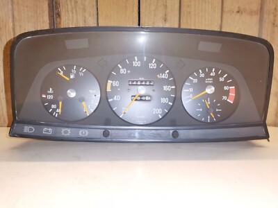 MERCEDES-BENZ W123 INSTRUMENT Cluster With Tachometer/200 Kmh EUR 819 ...