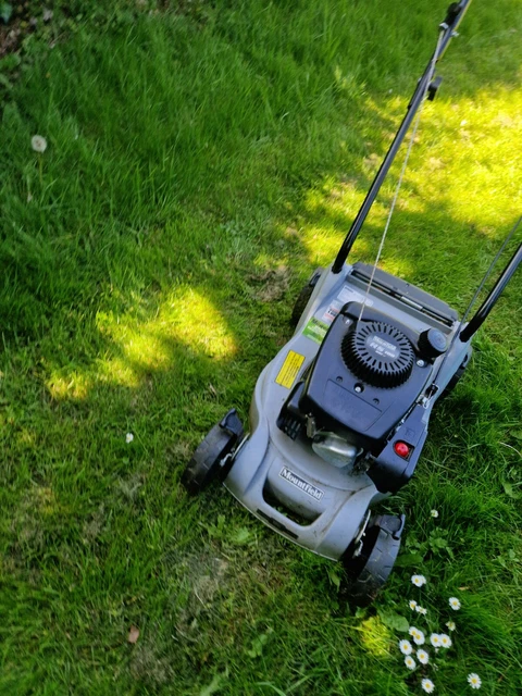 MOUNTFIELD RS 100 lawnmower petrol engine used £60.00 - PicClick UK
