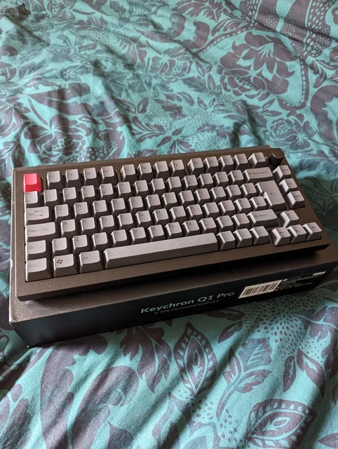CUSTOM KEYCHRON Q1 Pro Wireless Mechanical Keyboard - Black UK ISO Knob ...