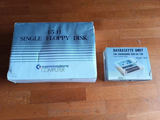 COMMODORE SINGLE FLOPPY Disk 1541 E Datassette Unit Per Cassette EUR 49 ...