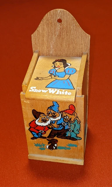 VINTAGE SNOW WHITE Wood Crayon Box Walt Disney Productions 1964 $40.00 ...