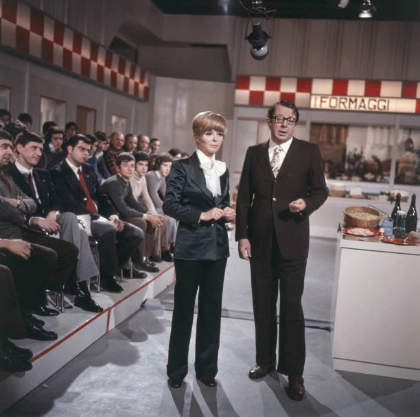 ITALIAN ACTRESS SHOWGIRL And Dancer Delia Scala 1960s OLD PHOTO 1 £5.33 ...