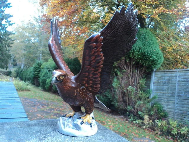 VINTAGE BESWICK GLOSS Golden Eagle Bird - Model:- 2062 (Mint Condition ...