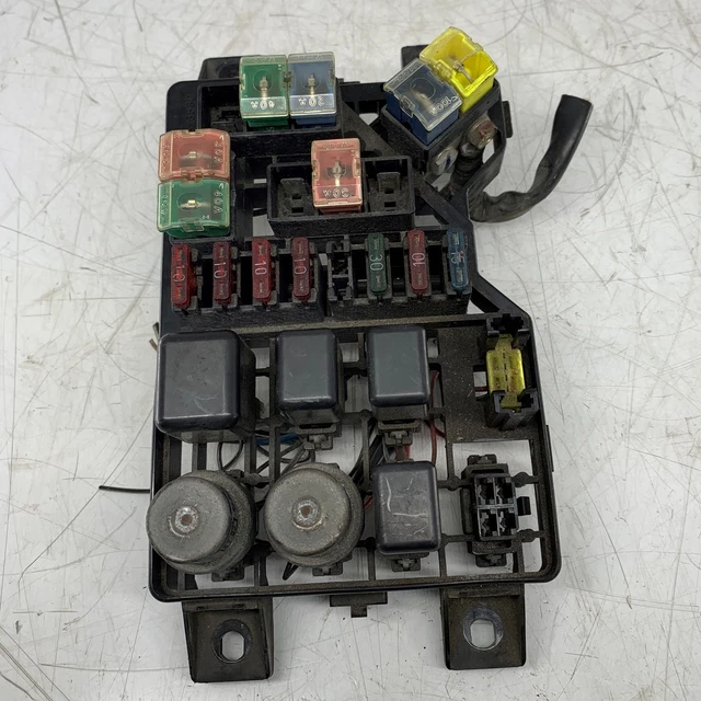 ENGINE BAY FUSE Box Mitsubishi Pajero V26C Mk2 2.8T £50.00 - PicClick UK