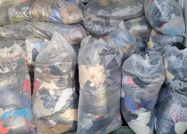 WHOLESALE JOBLOT ORIGINAL Used Clothing 20kg Grade 1 2 3 UK Brands Big ...