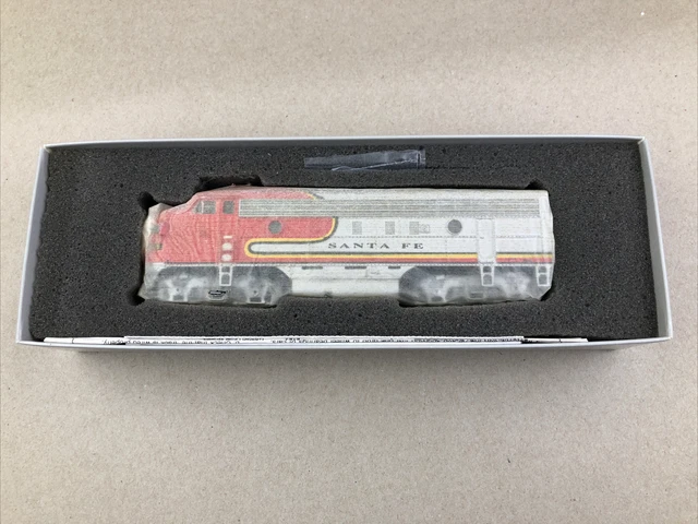 BACHMANN PLUS EMD F7A SANTA FE WAR BONNET #306L 11223 - BRAND NEW £66. ...