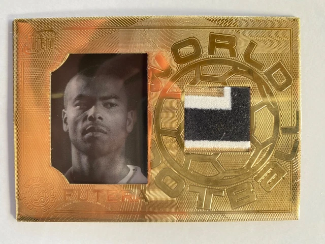 ASHLEY COLE ~ Arsenal ~ Futera Memocell Jersey Soccer Card 2006 ~ 210/ ...