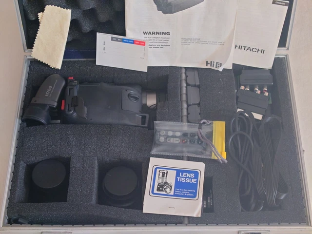 HITACHI VM-H70E 8MM Video Camera Recorder PAL Hi8 x24 Digital Zoom ...
