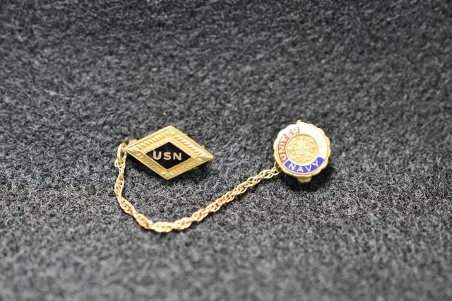 VINTAGE UNITED STATES Navy Lapel Pin WW2 Shield Gold Filled USN -- 3943 ...