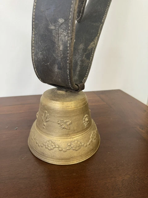ANCIENNE CLOCHE À Vache en bronze avec son collier EUR 140,00 - PicClick FR