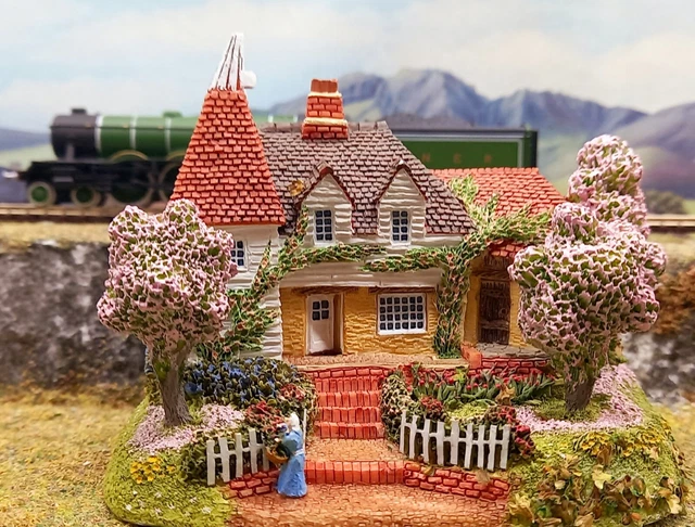 N SCALE GAUGE Model Village Railway Countryside Oast House Diorama ...