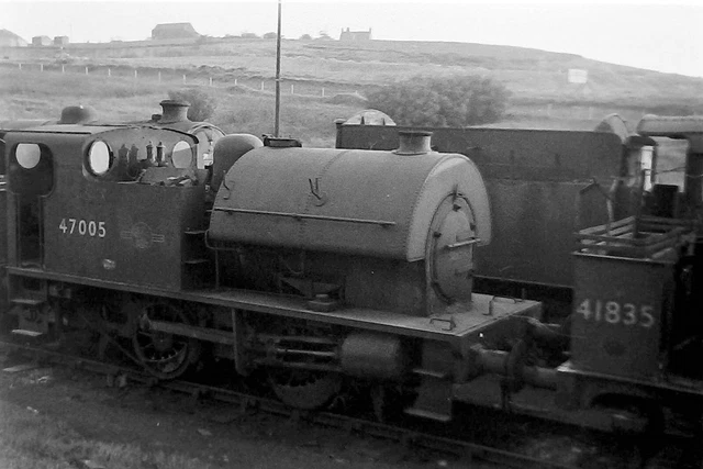 35MM RAILWAY B and W Negative Saddle Tank 47005 at Canklow £1.95 ...