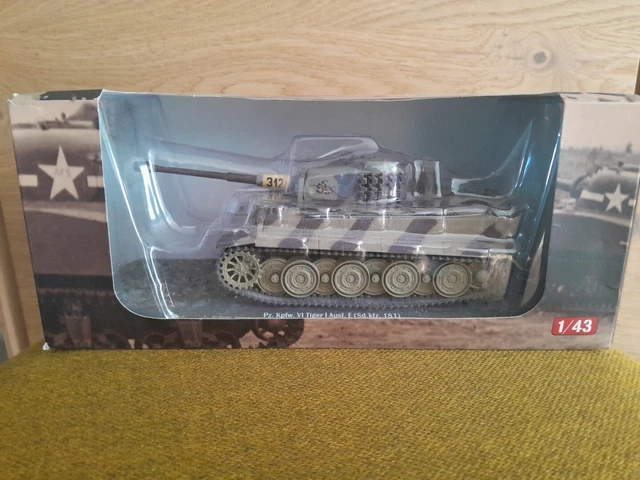 CHAR PZ.KPFW.VI TIGER I AUSF.E (Sd.kfz.181) PZ.ABT.505 POLAND JUNE 1944 ...