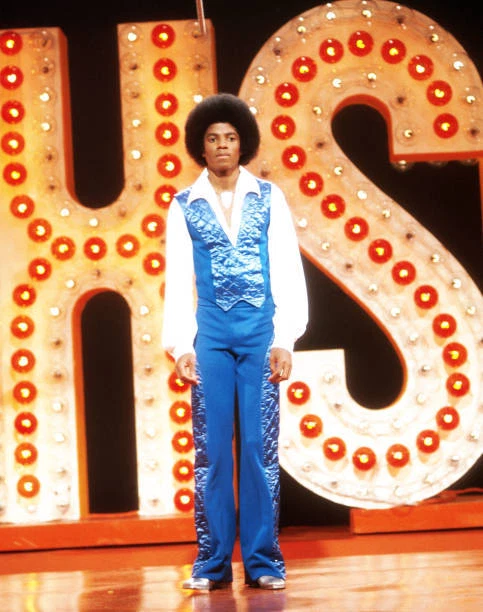 POP SINGER MICHAEL Jackson of the R&B quintet 'The Jacksons' perfor Old ...