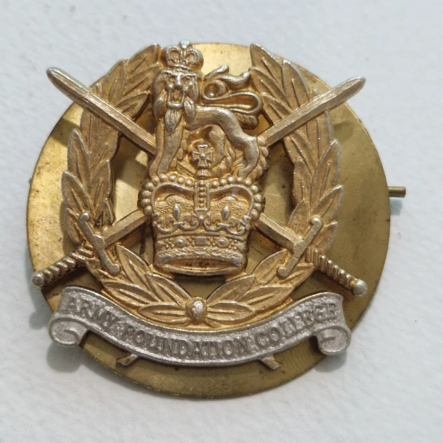 BRITISH ARMY FOUNDATION College Harrogate Cap Badge £8.00 - PicClick UK