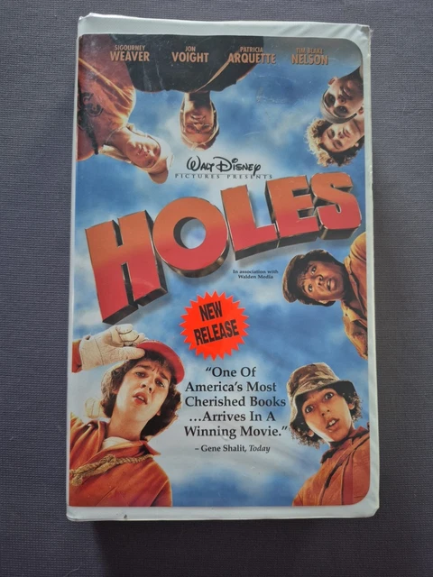 WALT DISNEY PICTURES 2003 Movie "Holes" VHS Tape in Clamshell Case £6. ...