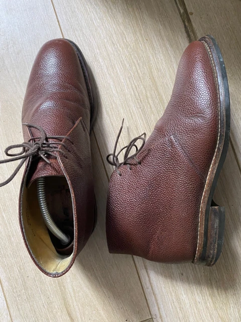 LOAKE ANDREW CHUKKA/ANKLE boots. Grain textured, Brown. Size 8 ...