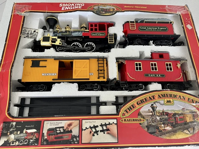 1989 GREAT AMERICAN Express Railroad Train Set Bright Smoking Engine ...