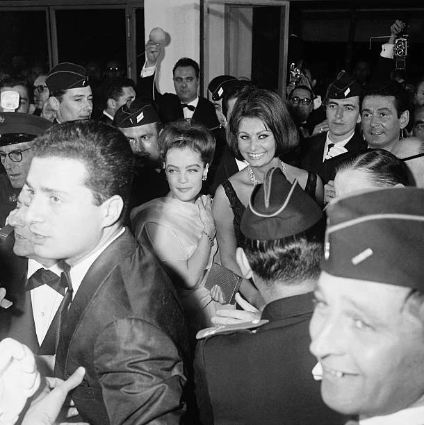OSCAR WINNING ACTRESS Sophia Loren full smile as she enters fes- 1962 ...