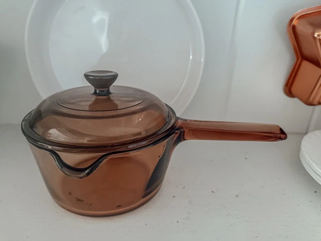VINTAGE CORNING WARE Vision Amber 1L USA Sauce Pan Pot Pour Spout Pyrex ...