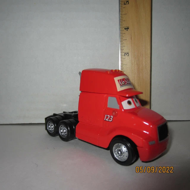 Disney Pixar Cars Gil #7 Peterbilt Kenworth Hauler Semi Truck Scale 1: ...
