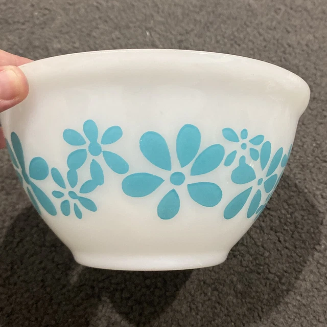 PYREX BLUE DAISY Mixing Bowl 7inch $27.50 - PicClick AU