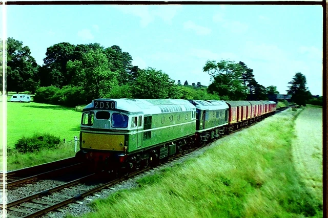 35MM RAILWAY COLOUR Negative Class 27 D5401 and Class 25 D5185 at ...