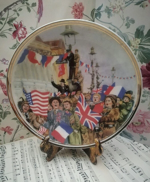 VE DAY PLATE 50th ANNIVERSARY COMMEMORATIVE PLATE ROYAL VALE IMMACULATE ...