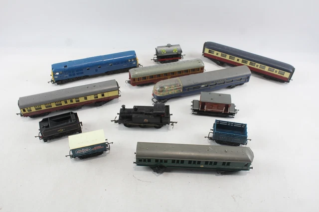 MIXED BRAND OO Gauge Inc Triang Loco R357 Triang Loco R52 Etc UNTESTED ...