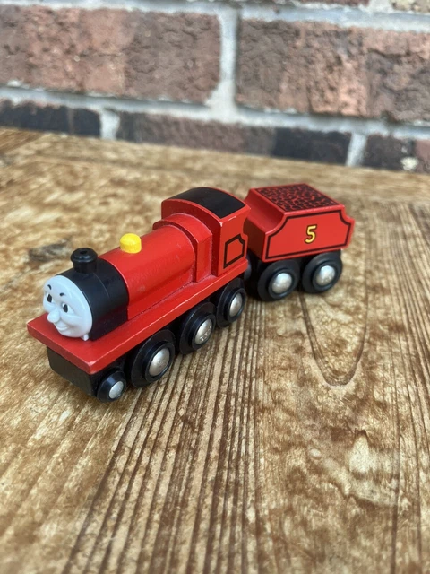 THOMAS THE TANK Engine & Friends Wooden Railway Train - JAMES - BRIO £ ...