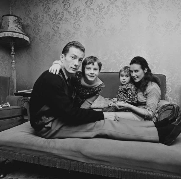 ENGLISH JOCKEY LESLEY Piggott with his wife Susan and their daughte ...