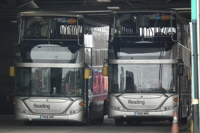 READING BUSES YN08MME Bus Photo Ref P1415 £1.50 - PicClick UK