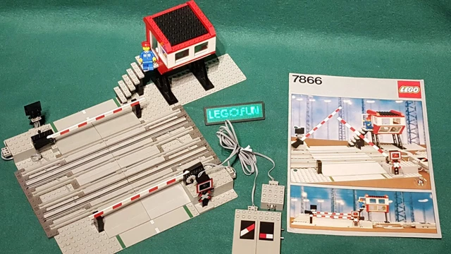 LEGO® 12V 7866 Railway Crossing + OBA Railroad/Level Crossing Box Train ...