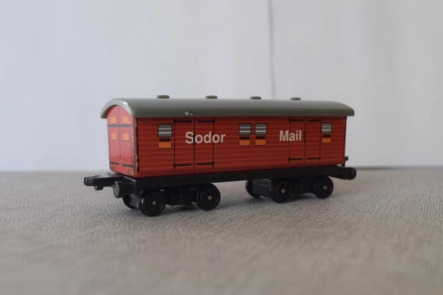 ERTL THOMAS THE Tank Engine & Friends Sodor Mail Coach/Carriage Unboxed ...