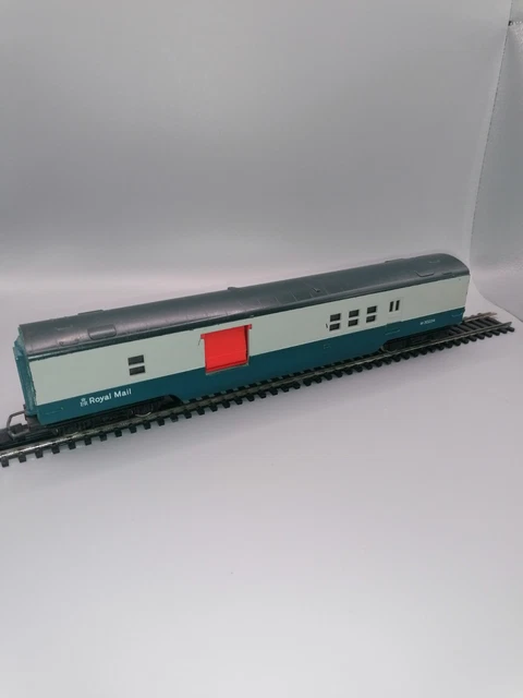 HORNBY RAILWAY. OO gauge royal mail coach. British rail £10.78 ...