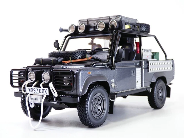 LAND ROVER DEFENDER 110 film TOMB RAIDER - Lara Croft 1/18 EUR 269,90 ...