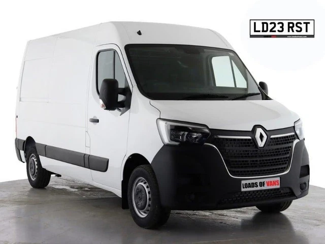 2023 RENAULT MASTER MM35 Blue dCi 135 Start Medium Roof Van Panel Van ...