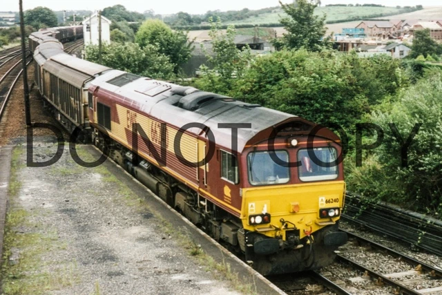 UK DIESEL TRAIN Railway Photograph Of Class 66 66240 Loco. Rm66-475 £1. ...