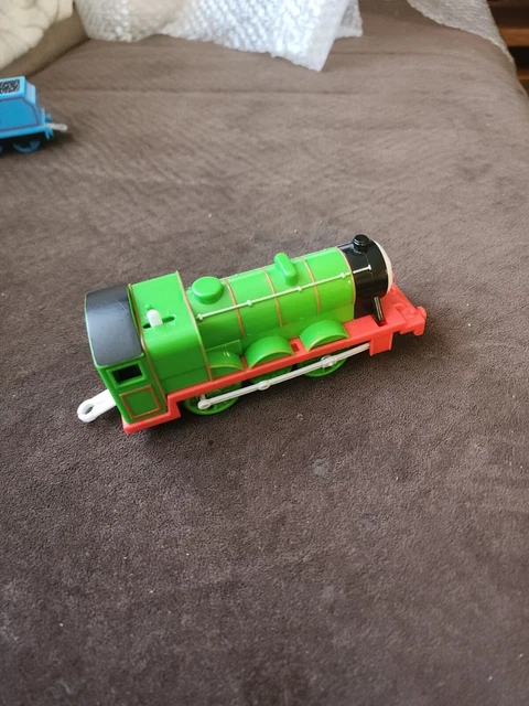 THOMAS & FRIENDS Trackmaster Henry Motorized Train Engin 2009 needs ...