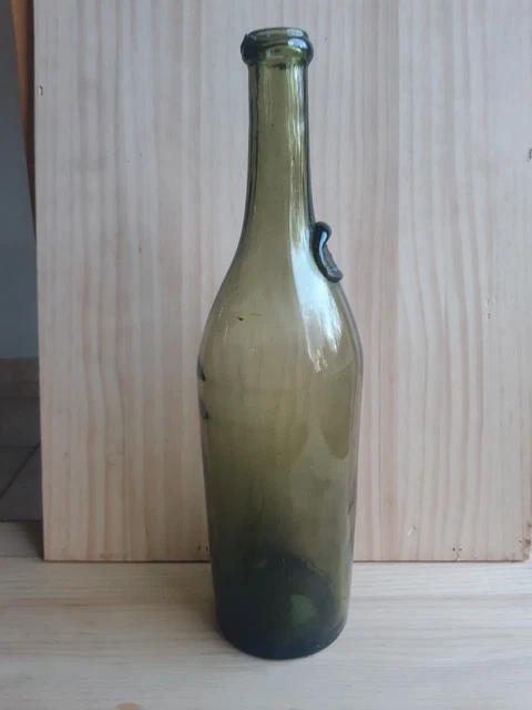BOUTEILLE ANCIENNE VERRE soufflé sceau Eau Minérale de Soultzmatt ...